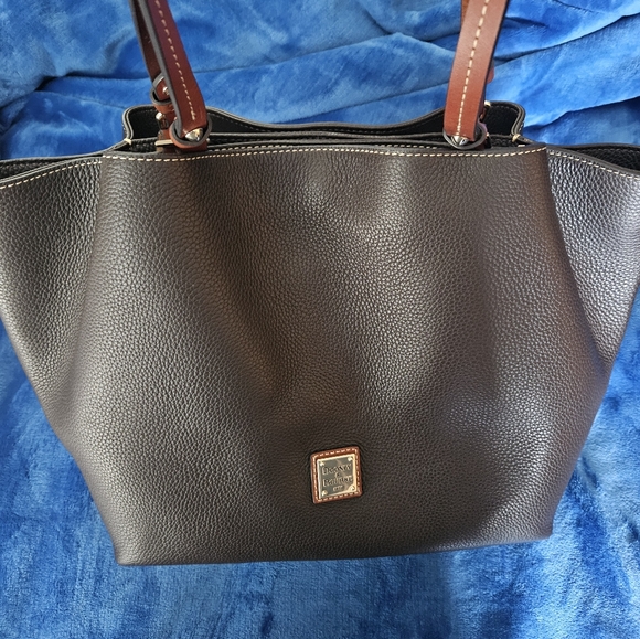 Dooney & Bourke | Bags | Dooney Bourke Large Flynn | Poshmark
